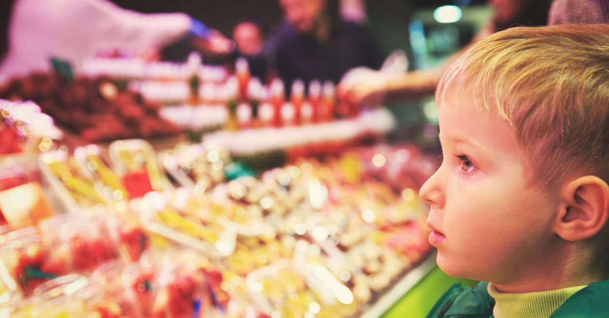 Mut wächst leise: Wege, wie Eltern schüchterne Kinder unterstützen